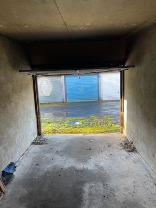 Garage Premises, King's Gardens Broomhill Avenue, Newton Mearns ...