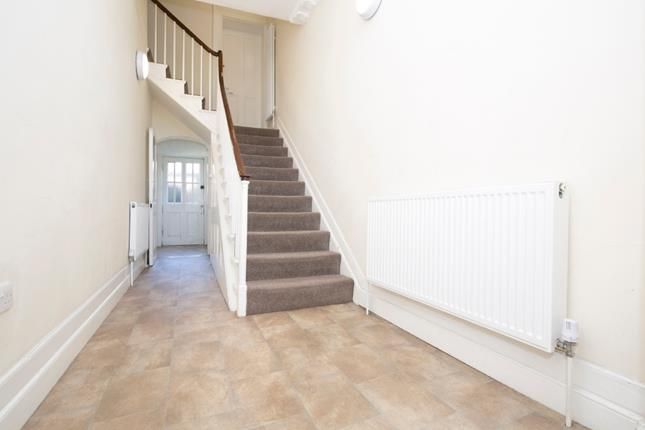 17 The Pavement, Clapham Common, London SW4, commercial property for ...