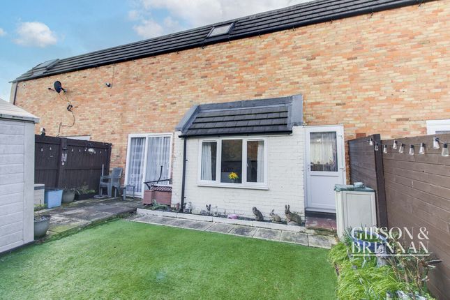 Beeston Courts, Basildon SS15, 3 bedroom terraced house for sale ...