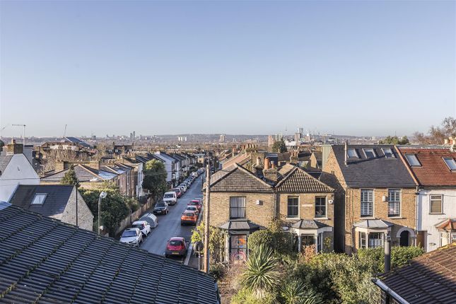 Howard Road, Walthamstow, London E17, 2 bedroom flat for sale ...