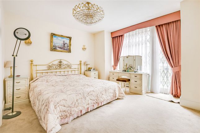 Iverna Court, Kensington, London W8, 3 bedroom flat for sale - 60968166 ...