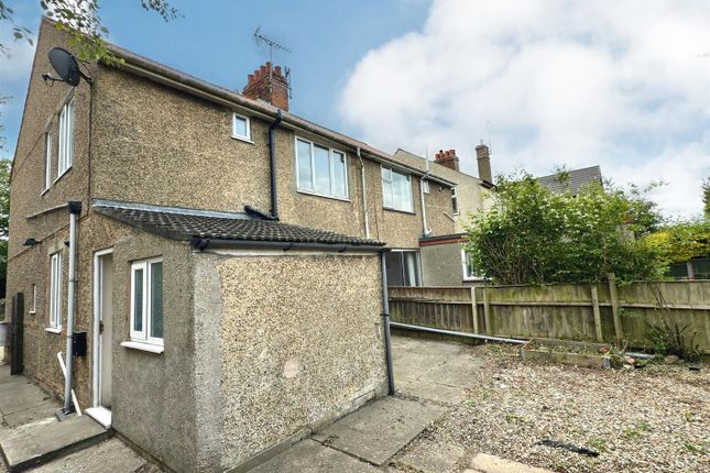Victoria Road, Oulton Broad, Lowestoft, Suffolk NR33, 3 bedroom block ...