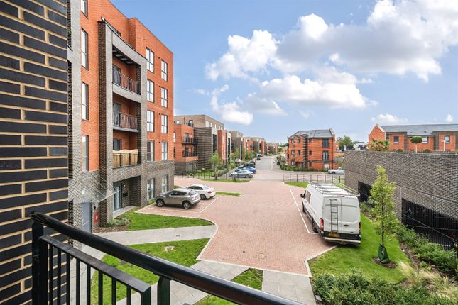 Nightingale Way, Reading RG30, 2 bedroom flat to rent - 65123256 ...