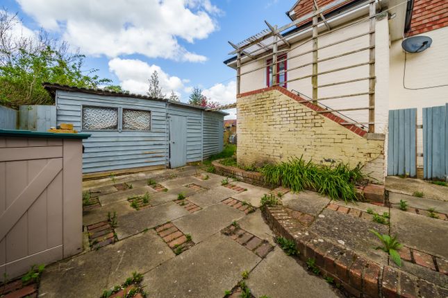 Cross Keys, Bearsted, Maidstone ME14, 4 bedroom semi-detached house for ...