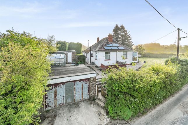 Kings Road, Easterton, Devizes SN10, 2 bedroom detached bungalow for ...