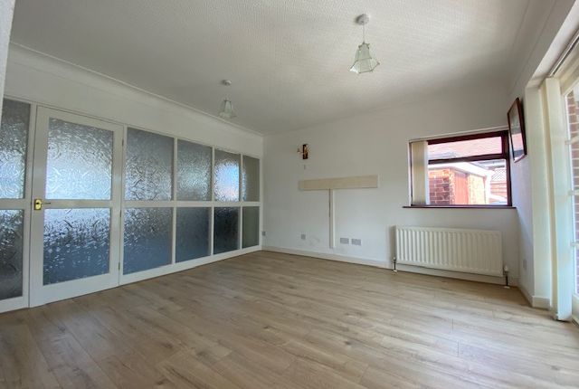 Coudray Road, Southport PR9, 2 bedroom detached bungalow to rent ...