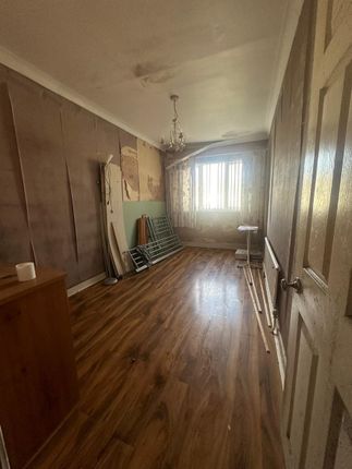 26 High Street, Clydach, Swansea SA6, 3 bedroom semi-detached house for ...