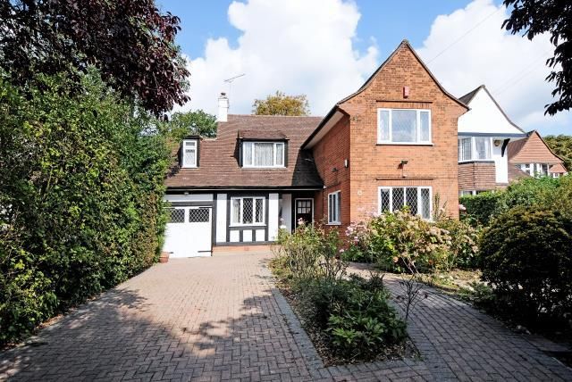 4 bed detached house to rent in Cavendish Drive, Canons Park, Edgware ...