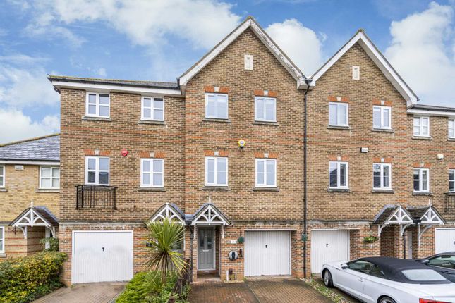 3 Bedroom Houses to Buy in Bushey - Primelocation
