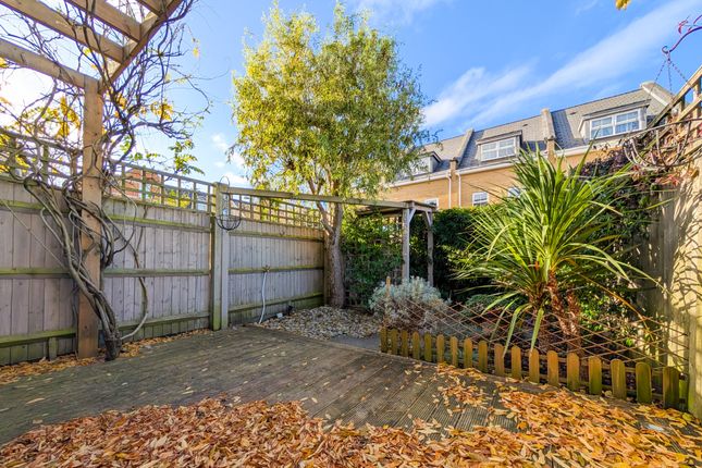 Floyer Close, Richmond TW10, 3 bedroom terraced house to rent ...