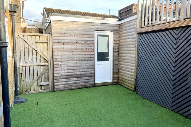 Castle Drive, Cimla, Neath, Neath Port Talbot. SA11, 3 bedroom semi ...