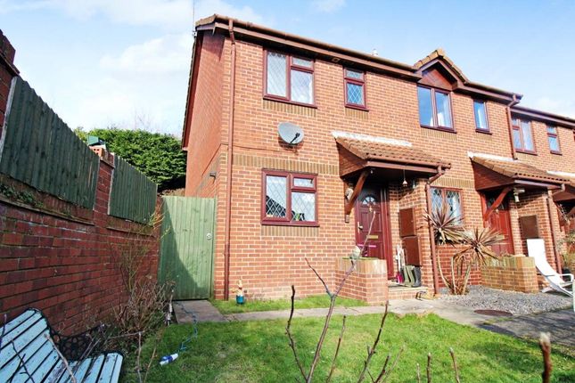 Banbury Close Frimley Surrey Gu16 2 Bedroom End Terrace House For