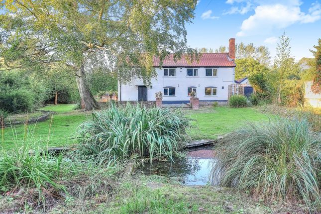 4 bed country house for sale in Cargate Lane, Saxlingham Thorpe ...