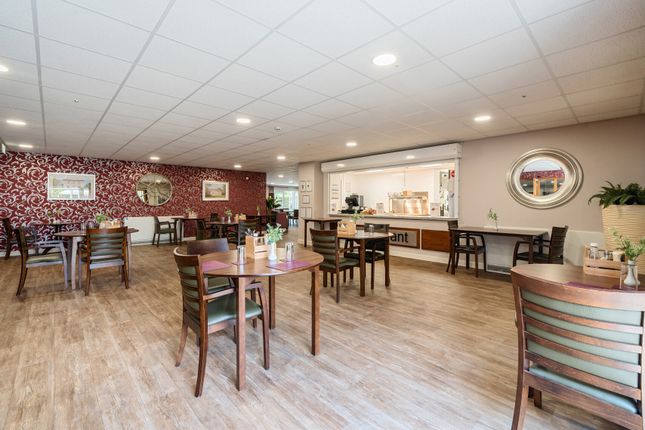 Pilley Lane, Cheltenham, Gloucestershire GL53, 2 bedroom flat for sale ...