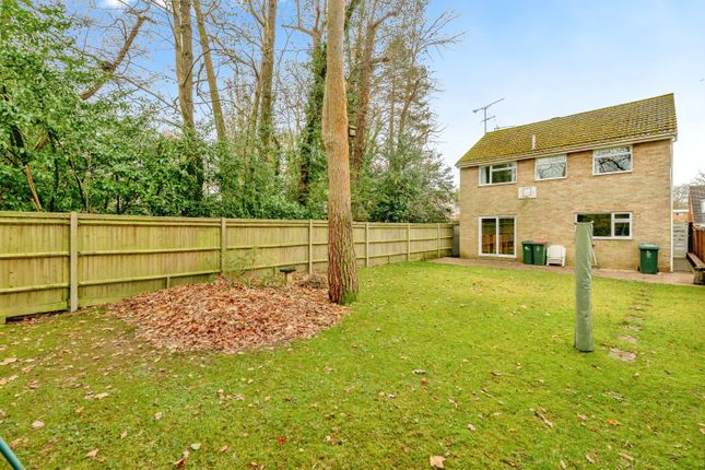 Ruskin Close, Crawley RH10, 4 bedroom detached house for sale ...