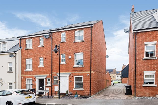 Vaughan Williams Way, Swindon SN25, 4 bedroom end terrace house for ...