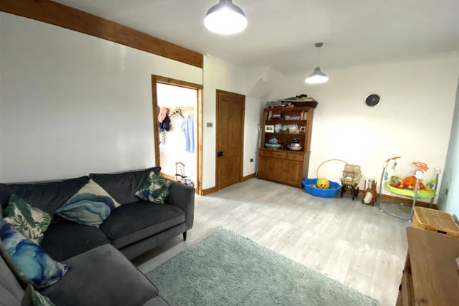 Heol Y Deri, Cwmgwili, Llanelli SA14, 4 bedroom semi-detached house for ...