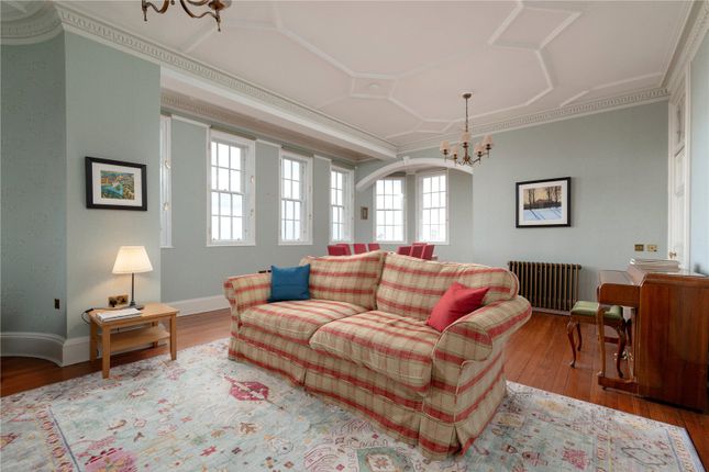11/1 Ramsay Garden, Old Town, Edinburgh EH1, 4 bedroom flat for sale ...