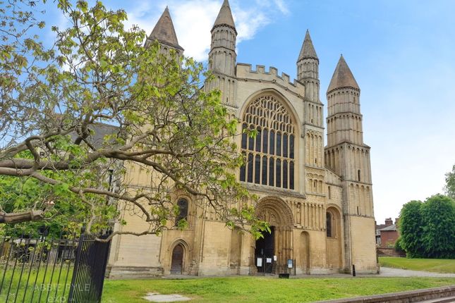 Darwin Court, Gravel Walk, Rochester ME1, 1 bedroom flat for sale ...