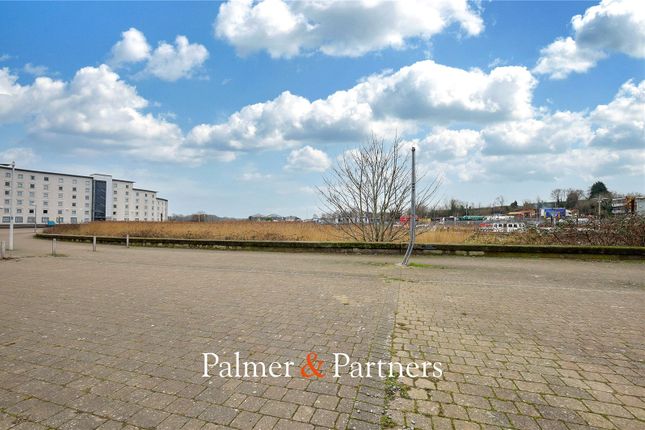 Quayside Drive, Colchester, Essex CO2, 3 bedroom flat for sale ...
