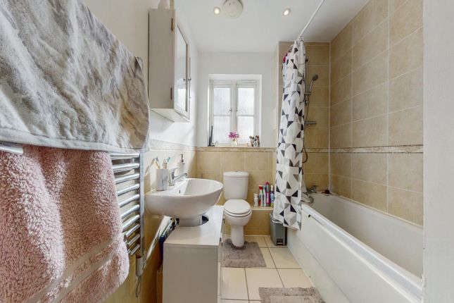 Harlesden Road, Willesden, London NW10, 2 bedroom flat to rent ...