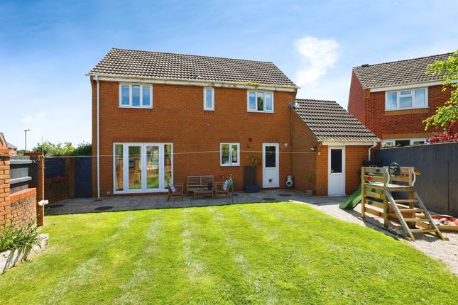 Cowslip Close Devizes Sn10 3 Bedroom Detached House For Sale