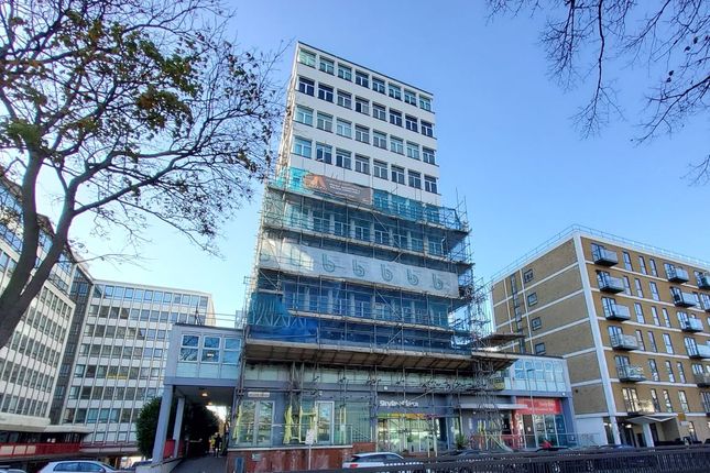 Flat 704 Skyline Plaza, 45 Victoria Avenue, Southend-On-Sea, Essex SS2 ...