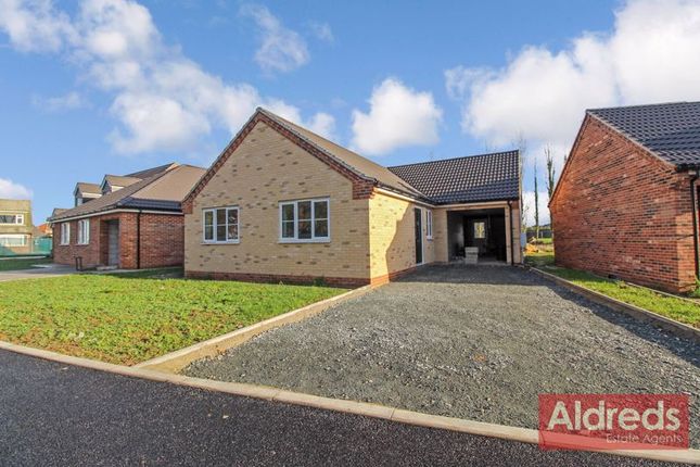 Beach Road, Scratby, Great Yarmouth NR29, 3 bedroom detached bungalow ...