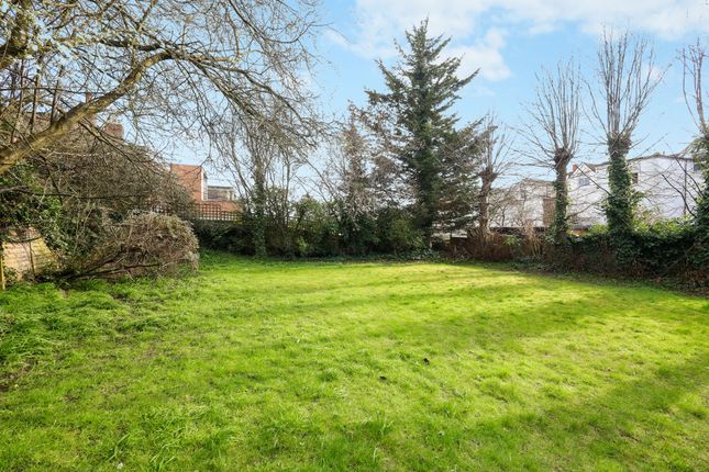 Woodside, London SW19, 2 bedroom flat for sale - 69629608 | PrimeLocation