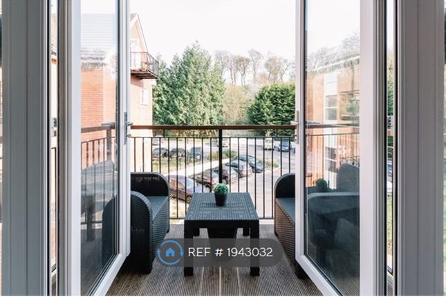 Crowthorne Road, Bracknell RG12, 2 bedroom flat to rent - 69324542 ...