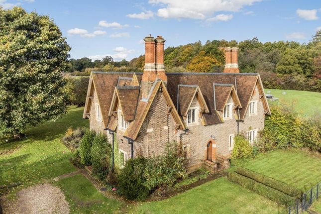 Ringshall Berkhamsted Hertfordshire Hp4 4 Bedroom Detached House For