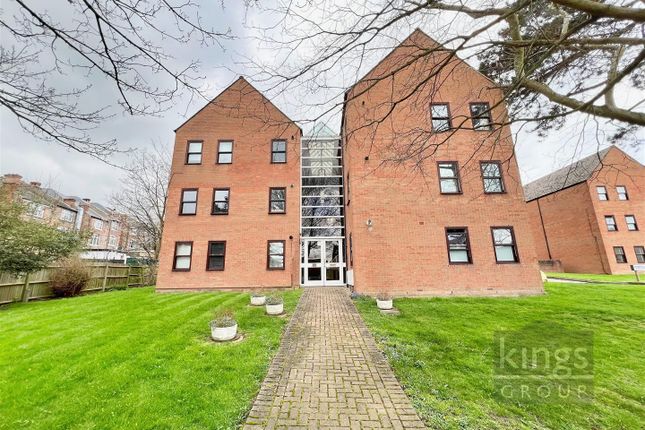 Chase Court Gardens, Enfield EN2, 2 bedroom flat for sale - 66894962 ...