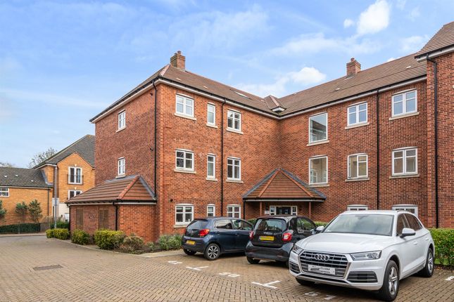 Robin Close, Enfield EN2, 2 bedroom flat for sale - 68695810 ...