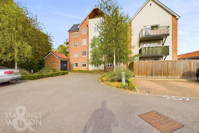 Waterside Drive, Ditchingham, Bungay NR35, 2 bedroom flat for sale ...