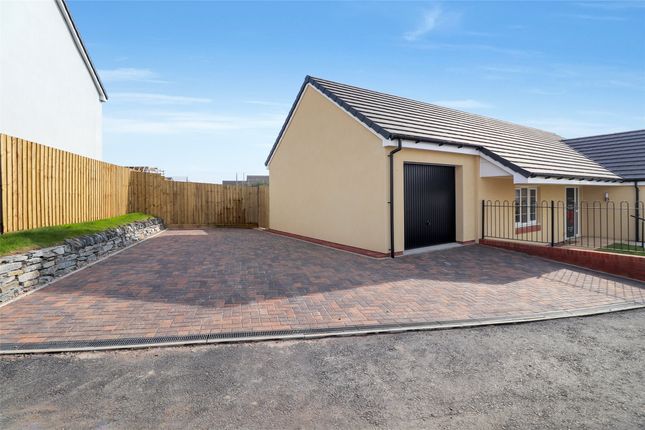Roe Close, South Molton, Devon EX36, 3 bedroom bungalow for sale ...