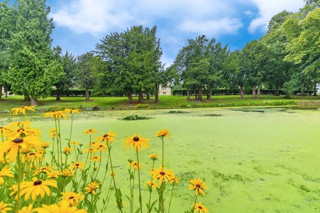 Gayhurst Court, Gayhurst, Newport Pagnell MK16, 3 bedroom flat for sale ...