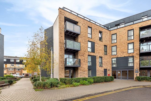 Market Street, Addlestone KT15, 1 bedroom flat for sale - 61183410 ...