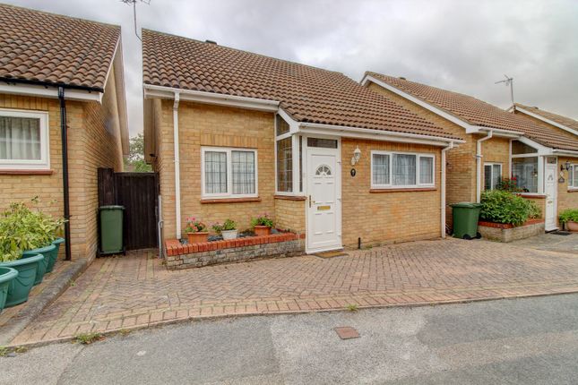 Homes for Sale in Merrylands, Laindon, Basildon SS15 - Buy Property in ...