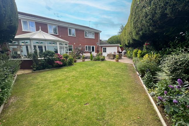 Rushwick Grove, Monkspath, Shirley B90, 6 bedroom detached house for ...