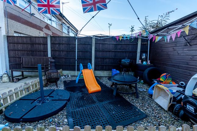Greenwood Crescent Warrington Wa2 3 Bedroom Semi Detached House For