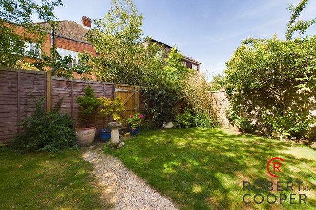 Flag Walk, Pinner, Middlesex HA5, 2 bedroom semi-detached house for ...