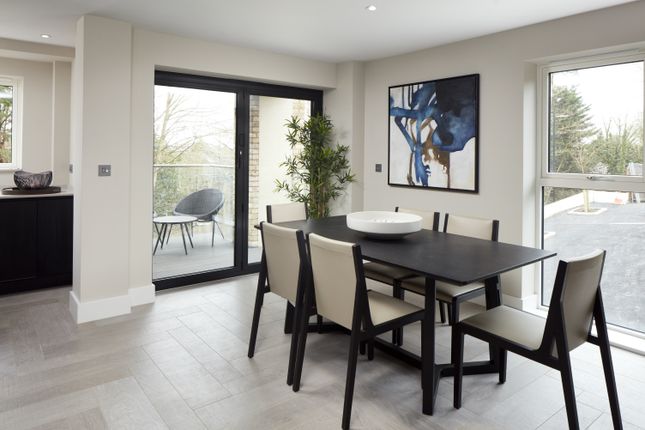 West Hill, Sanderstead, South Croydon CR2, 3 bedroom flat for sale ...