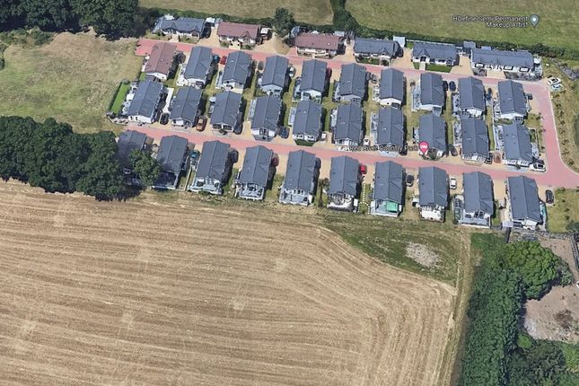 Kingsmans Farm Road, Hullbridge, Hockley SS5, 2 bedroom mobile/park ...