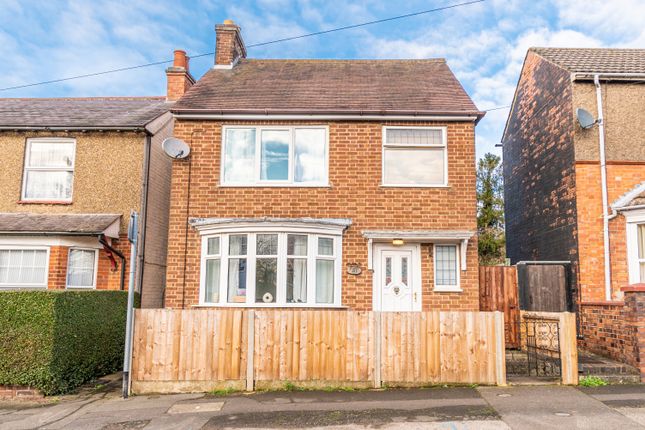 3 Bed Detached House For Sale In Dunkirk Avenue Desborough Kettering