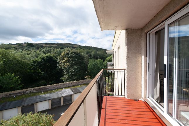 Queens Park Court, Willowbrae, Edinburgh EH8, 3 bedroom flat for sale ...