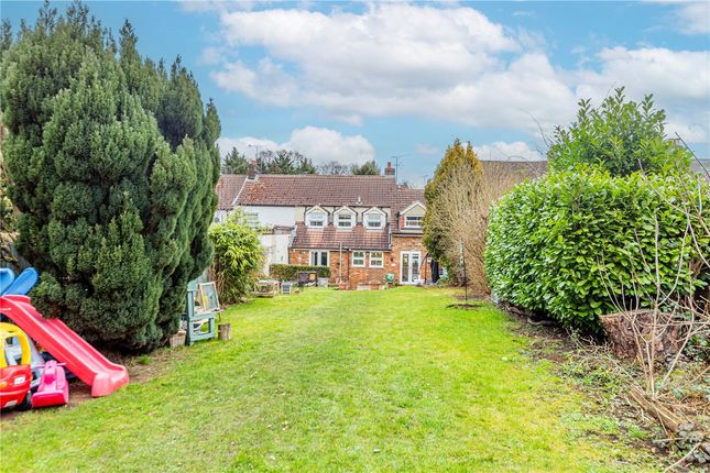 Summer Street, Slip End, Luton, Bedfordshire LU1, 4 bedroom end terrace ...