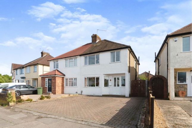 Boxalls Lane Aldershot Gu11 3 Bedroom Semi Detached House For Sale