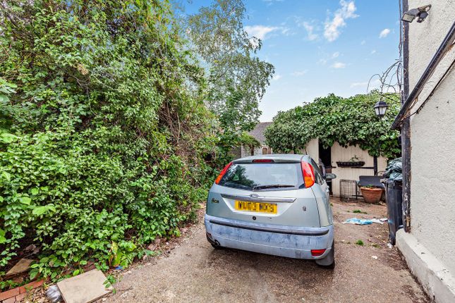 Summerhill, Althorne, Chelmsford CM3, 4 bedroom link-detached house for ...