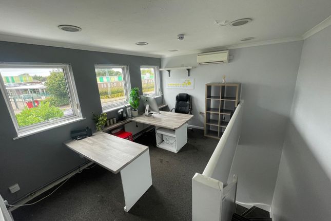 Photos of Chaul End Lane, Luton LU4 - 68694115 | PrimeLocation