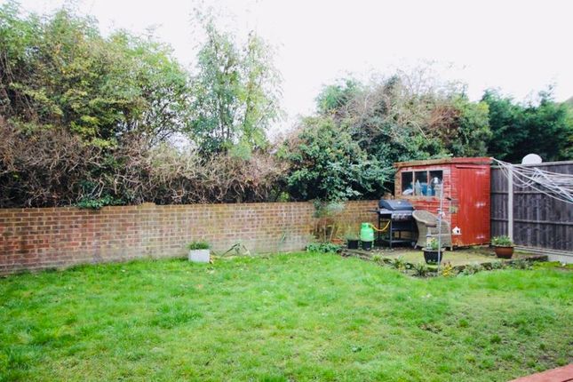 Beech Way, Epsom KT17, 2 bedroom detached bungalow for sale - 68758415 ...